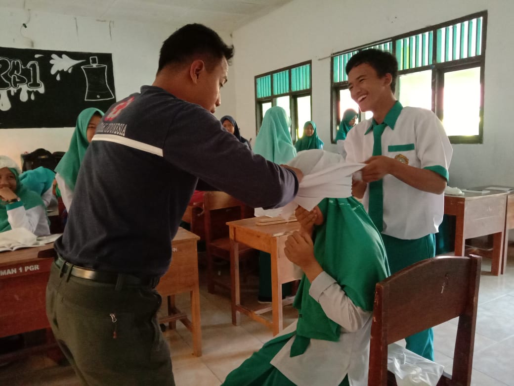 KEGIATAN PALANG MERAH REMAJA (PMR) SISWA SMAN 1 PUNGGUR – SMA NEGERI 1 ...